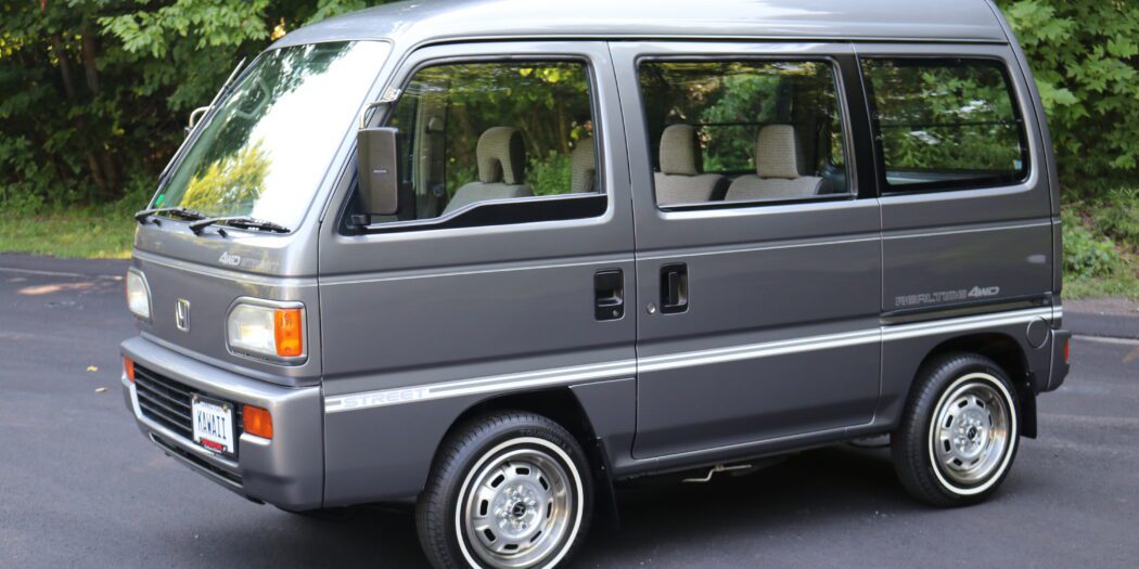 Honda Acty Mini-Truck Provides Adorable Transportation