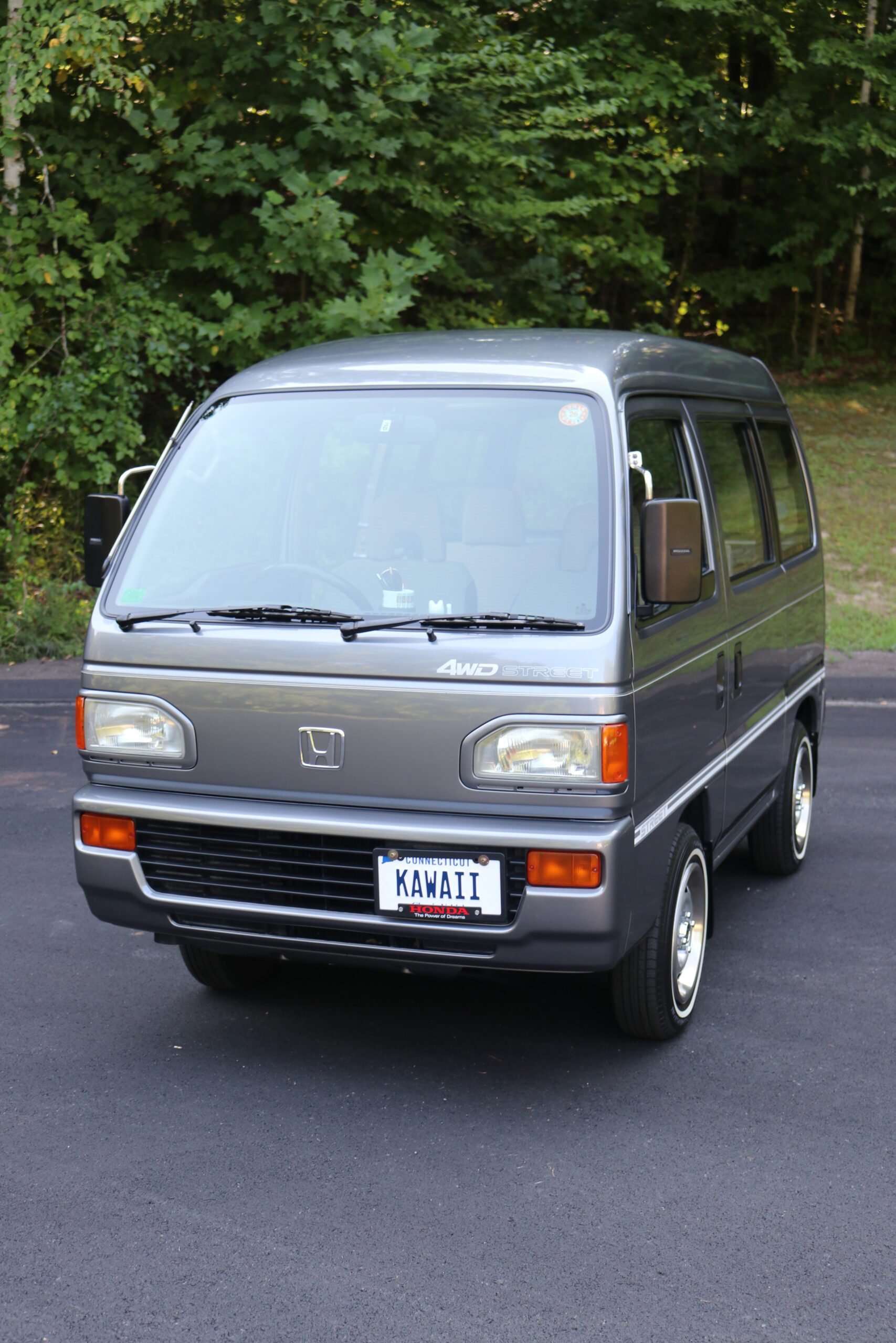 Honda Acty Mini-Truck Provides Adorable Transportation