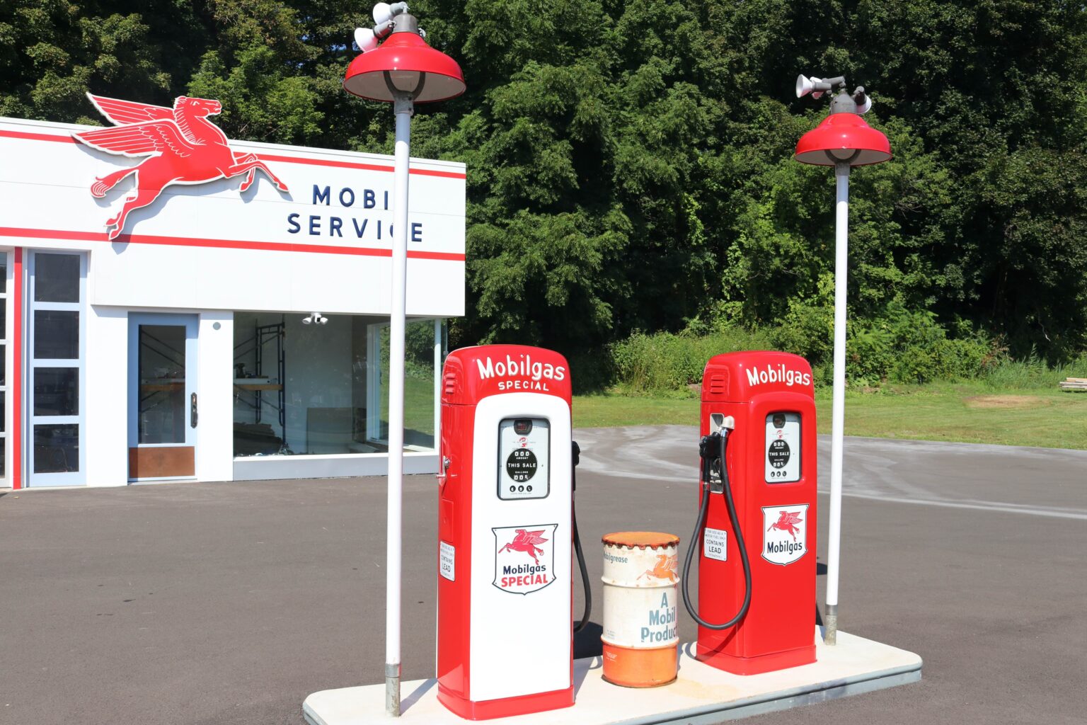 Retro Mobil Gas Station From 1957 Getting Recreated In Millerton, NY ...