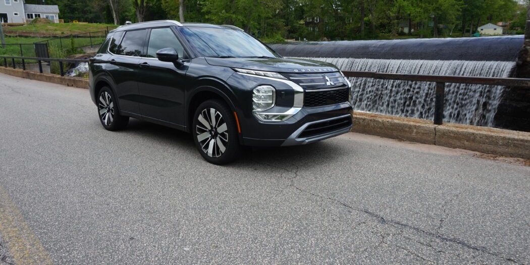 Car Review: 2025 Mitsubishi Outlander Has Below Average Cost, Above ...